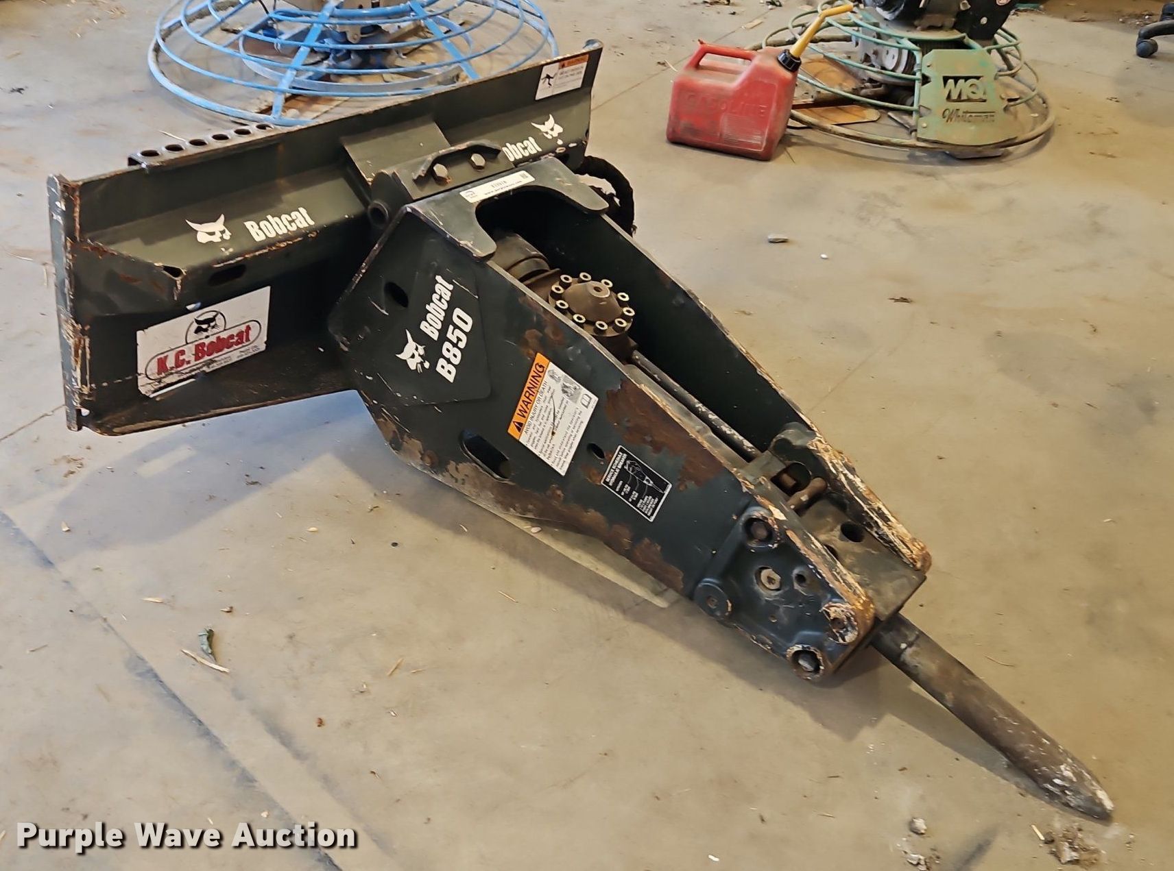 Bobcat B850 skid steer breaker in Holden, MO | Item EI3918 sold ...