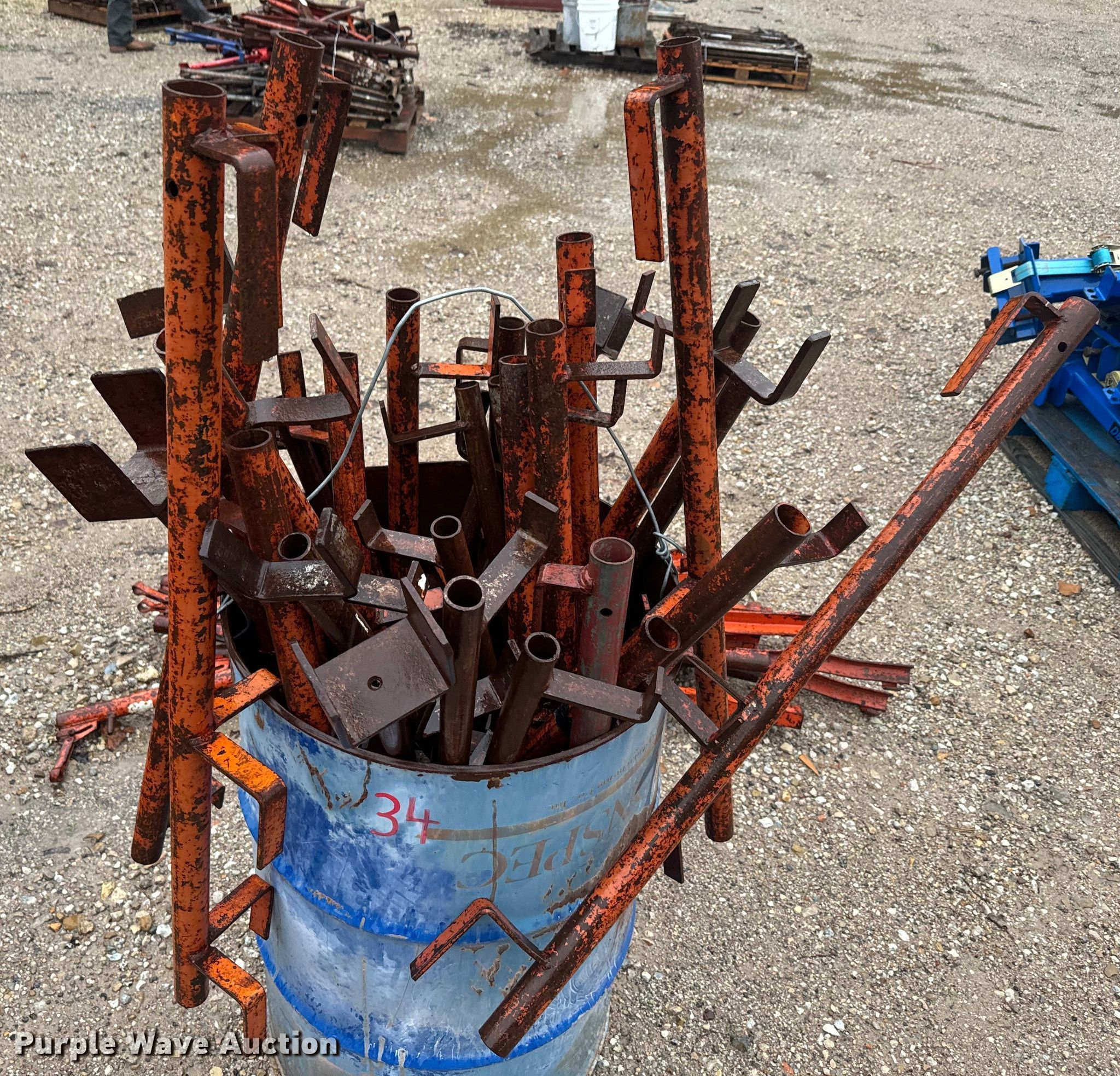 Approximately 34 scaffolding hand rails in Manhattan, KS | Item EK1468 ...