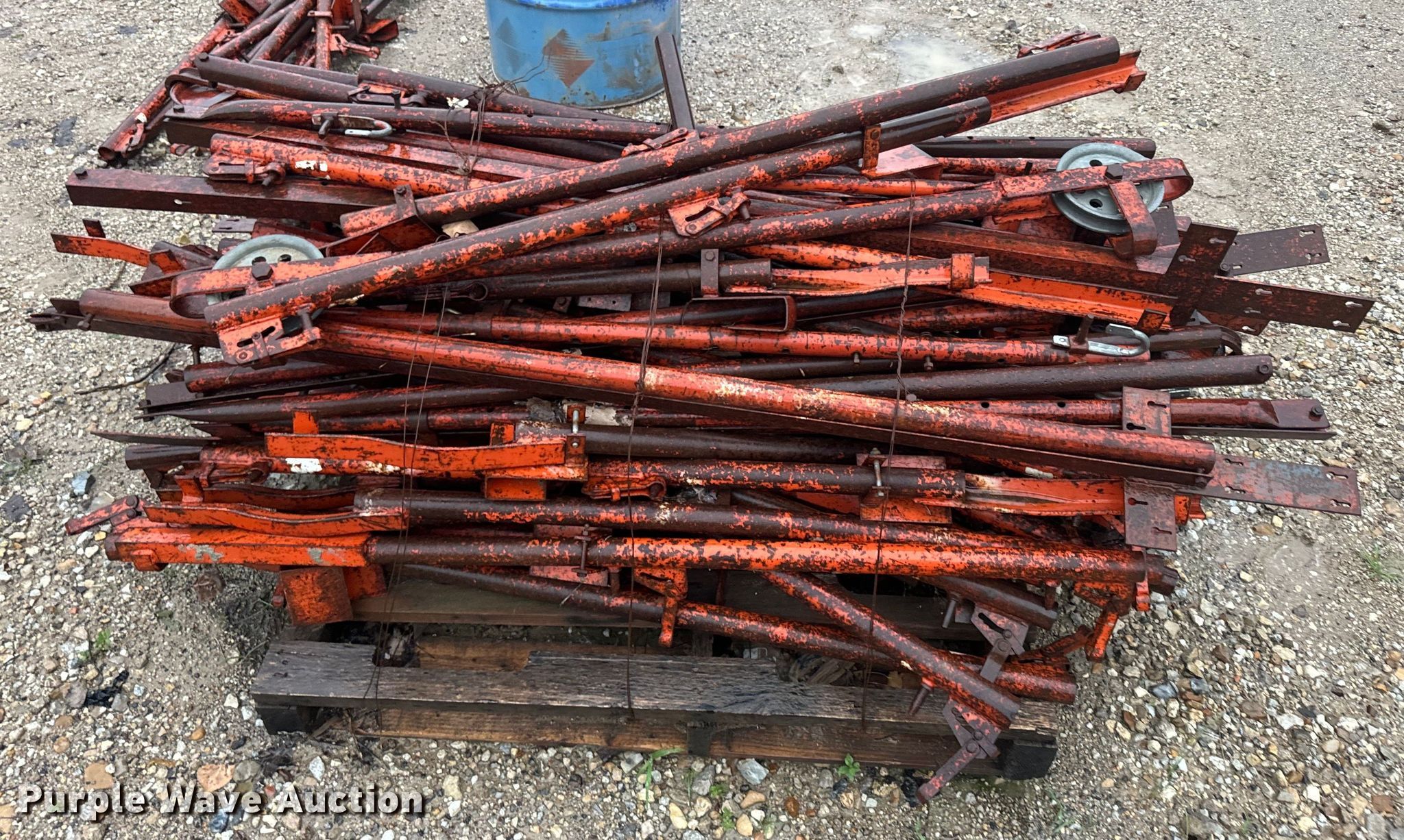 Approximately 34 scaffolding hand rails in Manhattan, KS | Item EK1468 ...