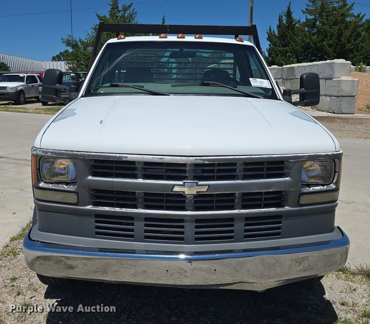 2002 Chevrolet Silverado 3500 dump flatbed pickup truck in Emporia, KS ...