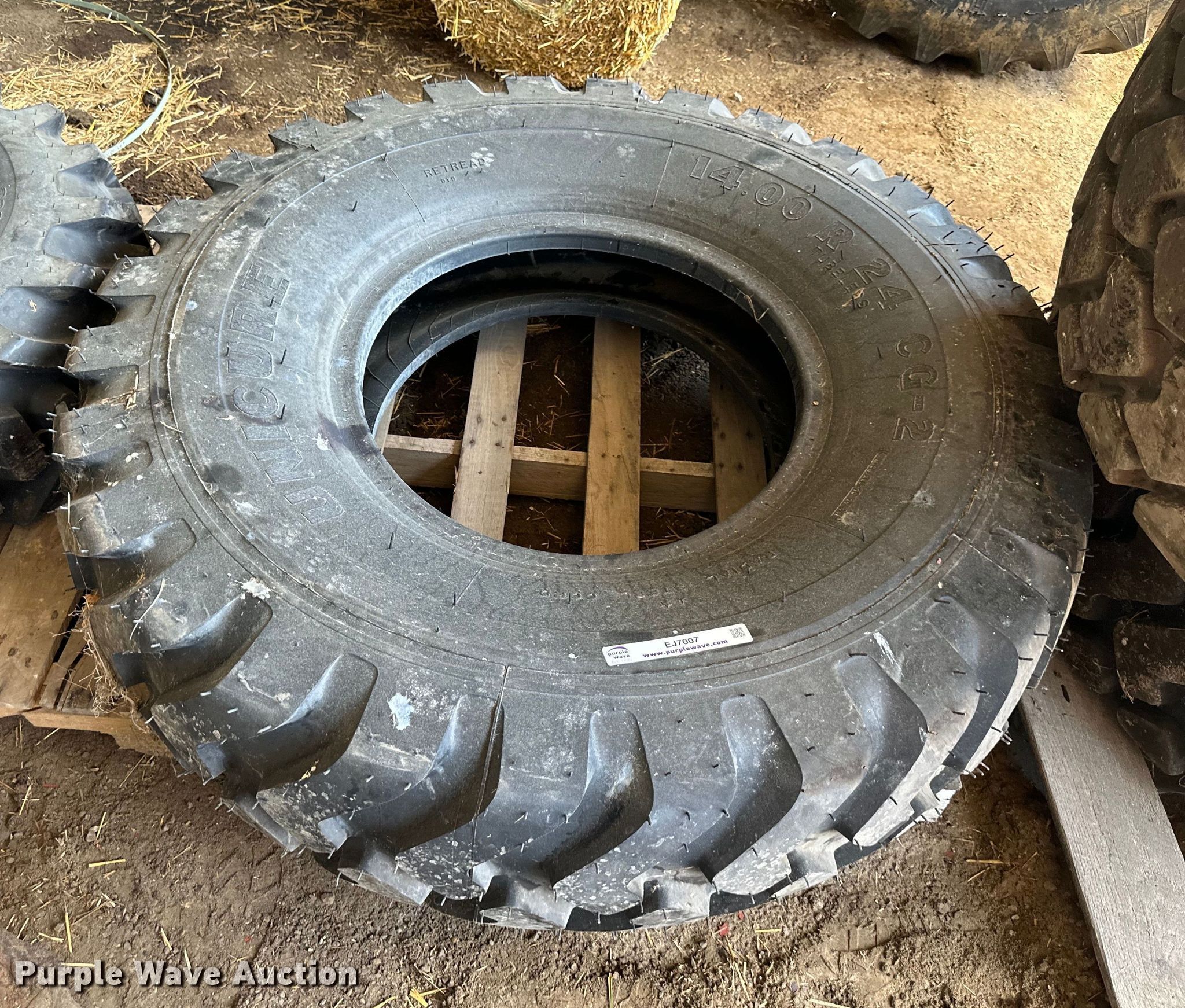 UniCure 14.00R24 tire in Leavenworth, KS | Item EJ7007 sold | Purple Wave