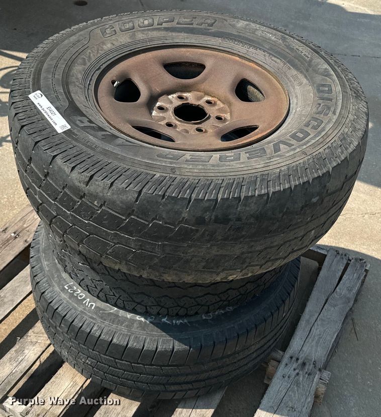 (3) tires and wheels in Manhattan, KS | Item EI4021 sold | Purple Wave