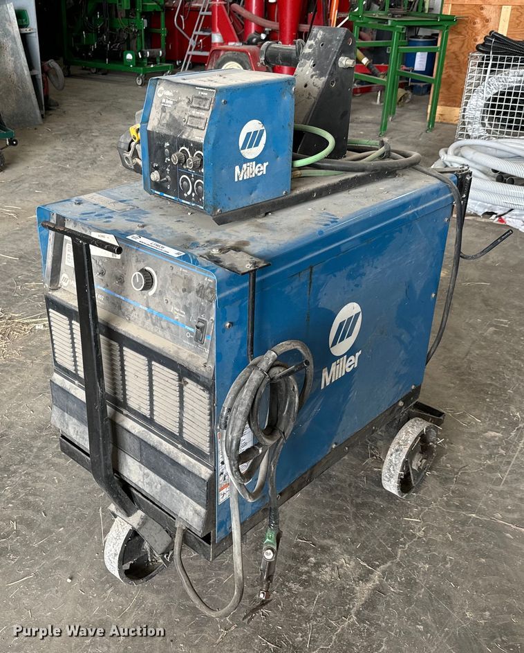 Miller Deltaweld 452 welder in Assaria, KS | Item LF9836 sold | Purple Wave