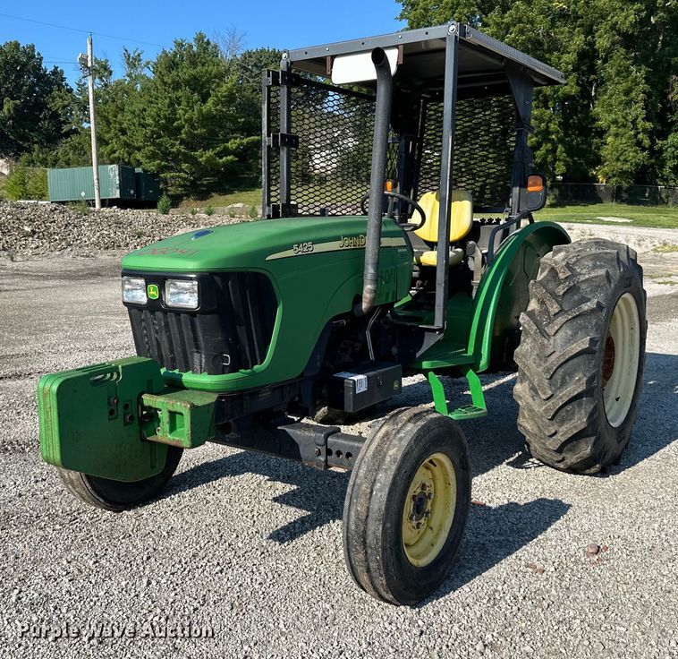 2006 John Deere 5425 tractor in Saint Joseph, MO | Item DS4234 sold | Purple Wave