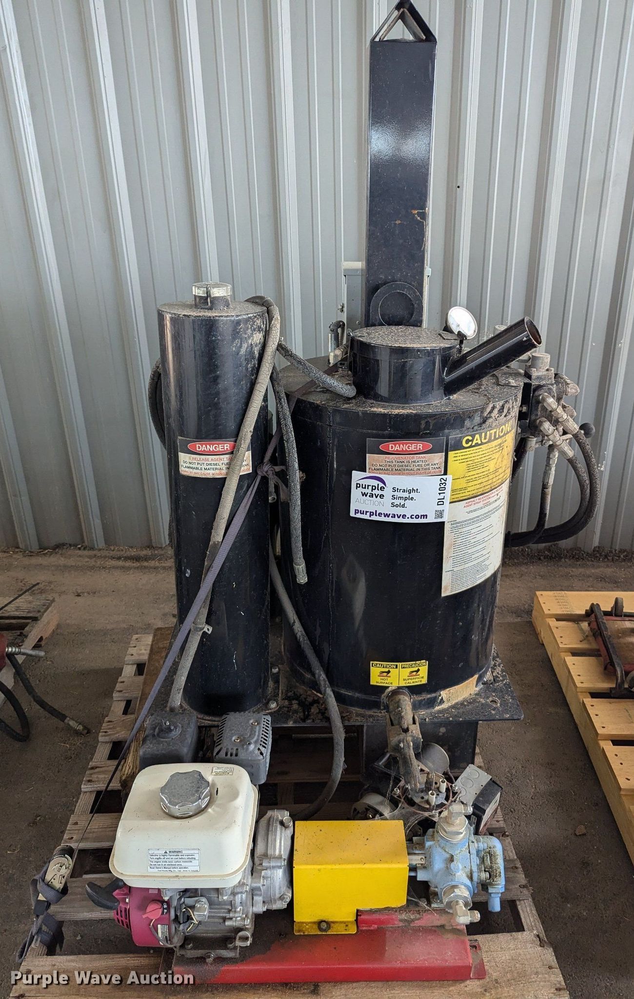 Tack oil tank in Oklahoma City, OK | Item DL1032 for sale | Purple Wave