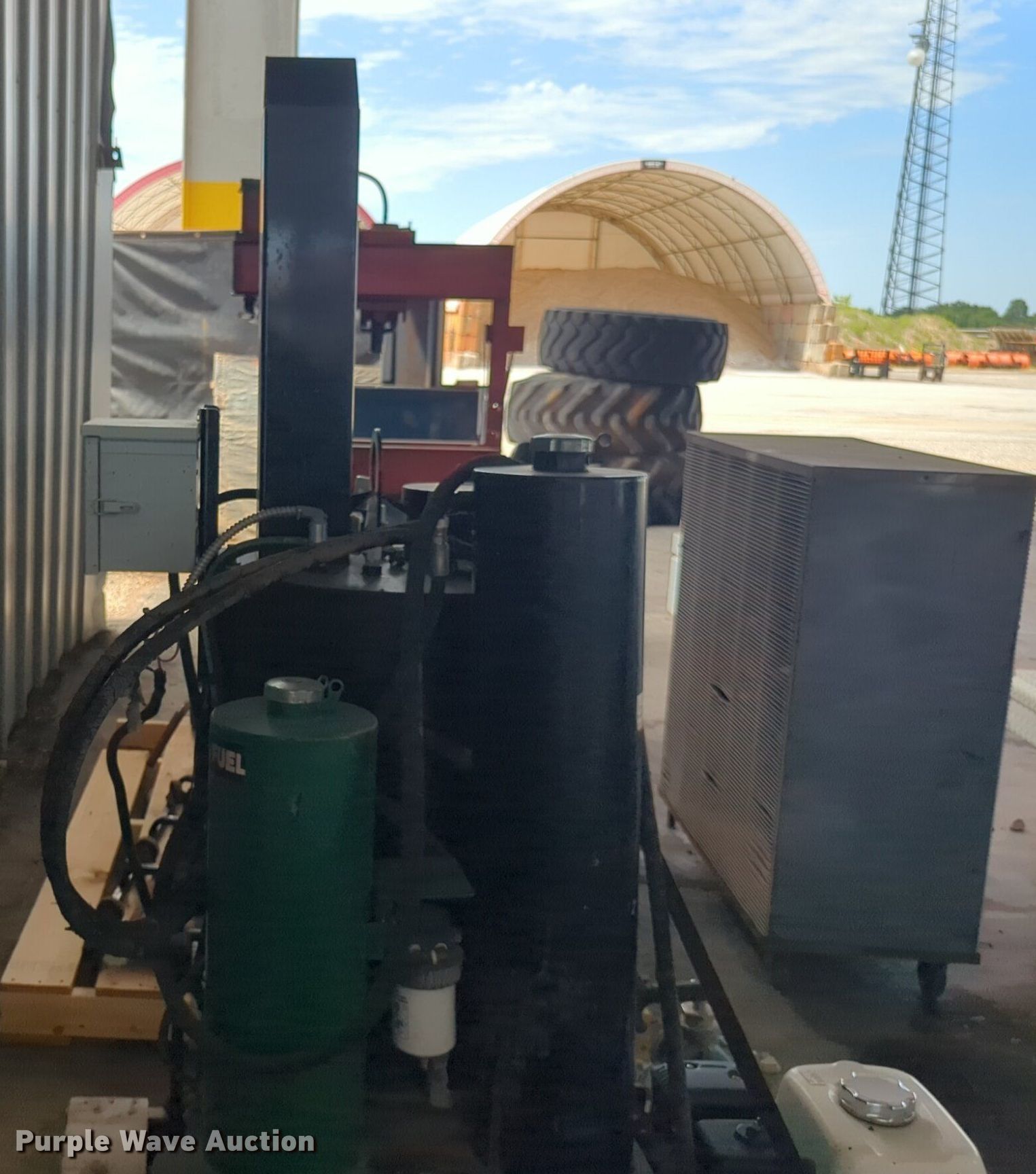 Tack oil tank in Oklahoma City, OK | Item DL1032 for sale | Purple Wave