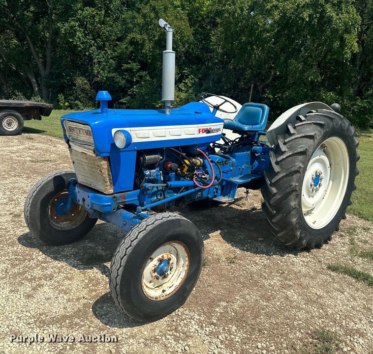 1968 Ford 4000 tractor in Saint George, KS | Item EE7542 for sale | Purple Wave