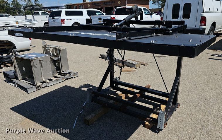 Addco receiver hitch sign board in Topeka, KS | Item EK6454 for sale ...