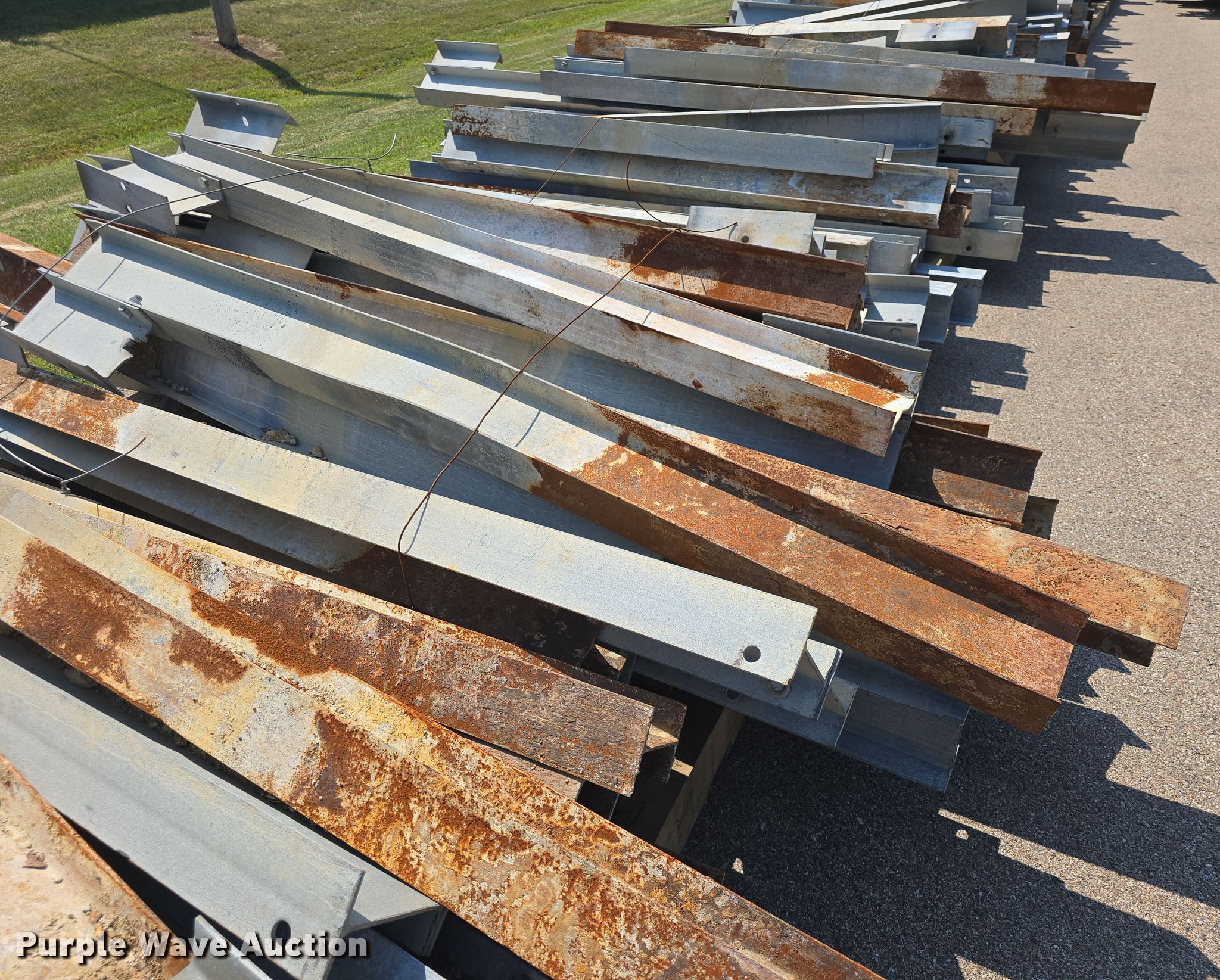 (25) guard rail posts in Topeka, KS | Item EK2012 sold | Purple Wave