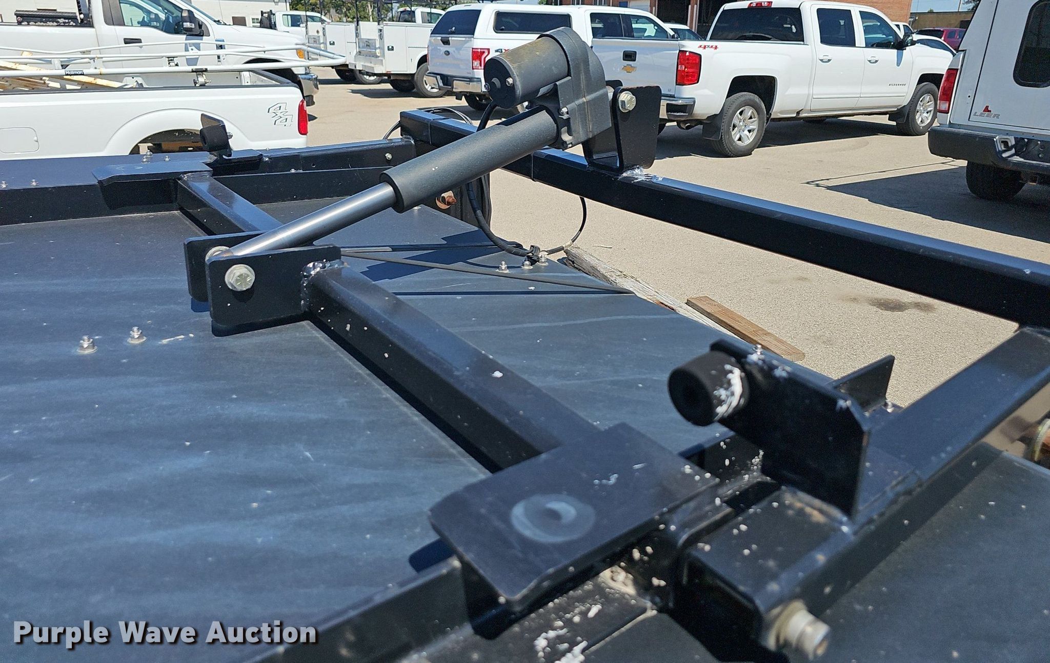 Addco receiver hitch sign board in Topeka, KS | Item EK6454 for sale ...