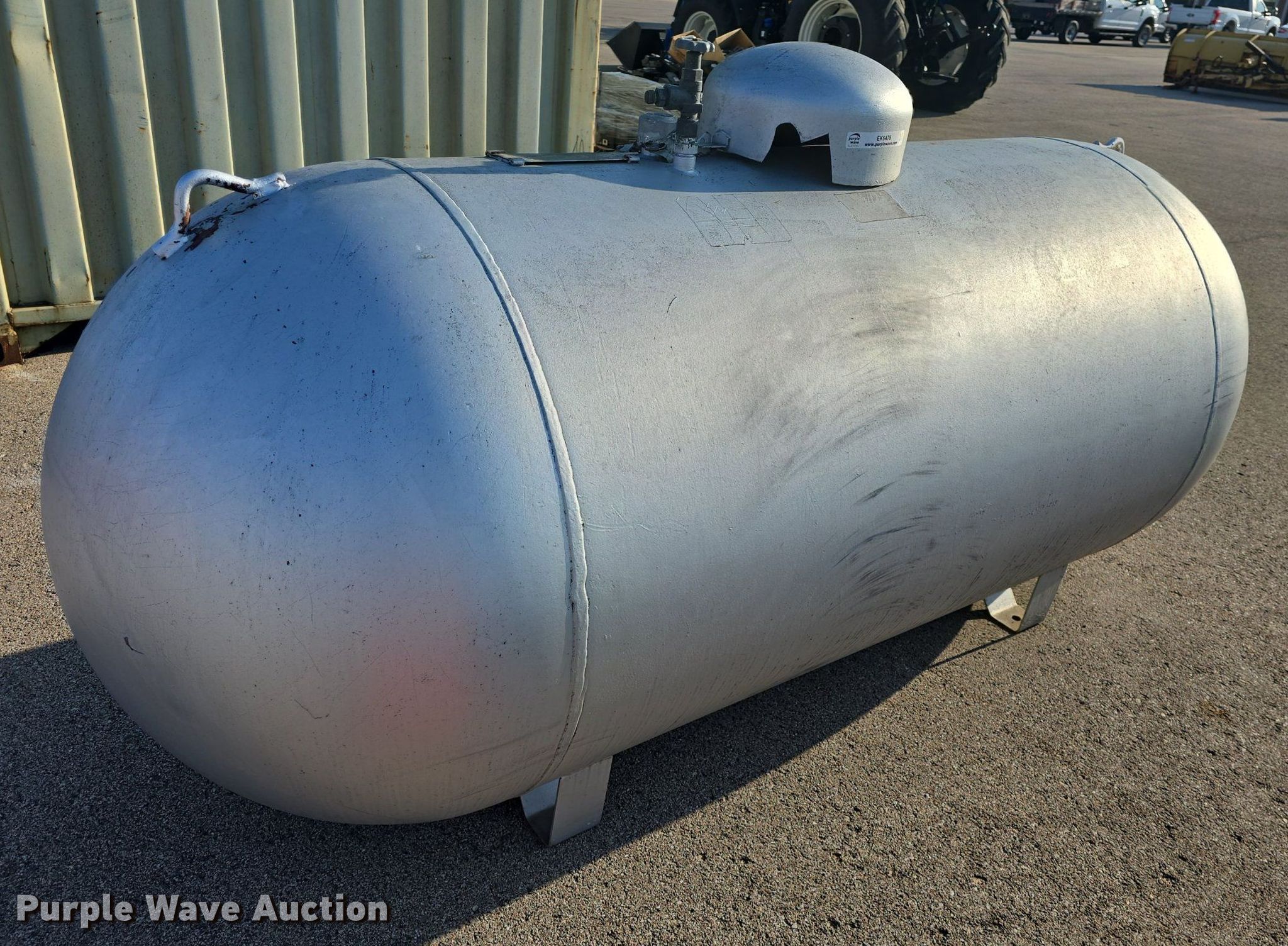 1964 Delta propane tank in Topeka, KS | Item EK6478 sold | Purple Wave