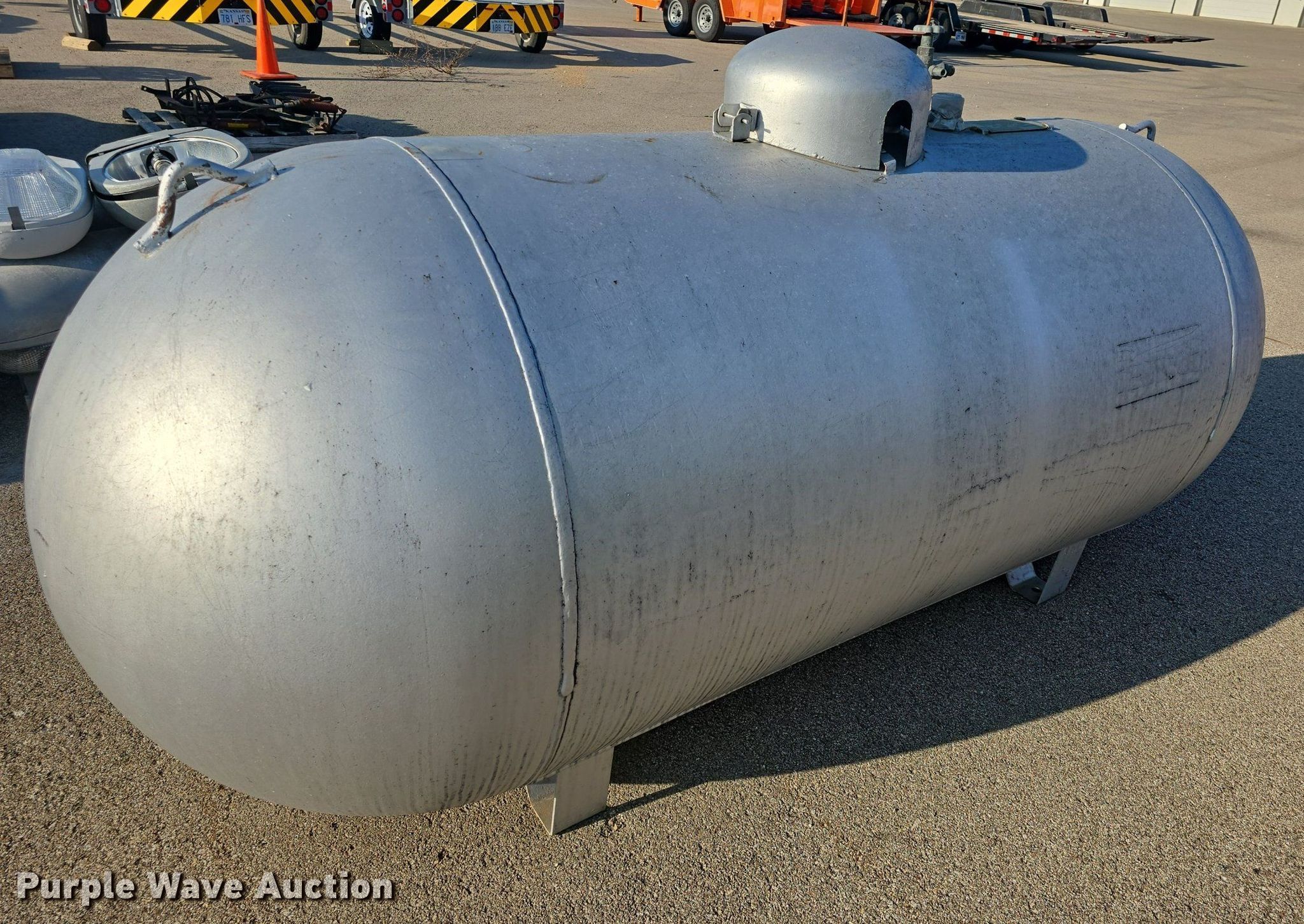 1964 Delta propane tank in Topeka, KS | Item EK6478 sold | Purple Wave