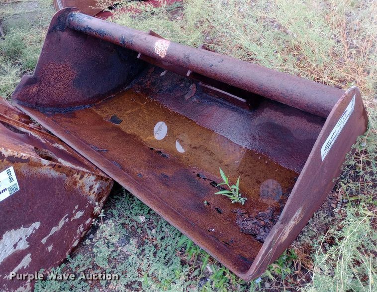 Gradall 66" W bucket in Tulsa, OK | Item DH1435 for sale | Purple Wave