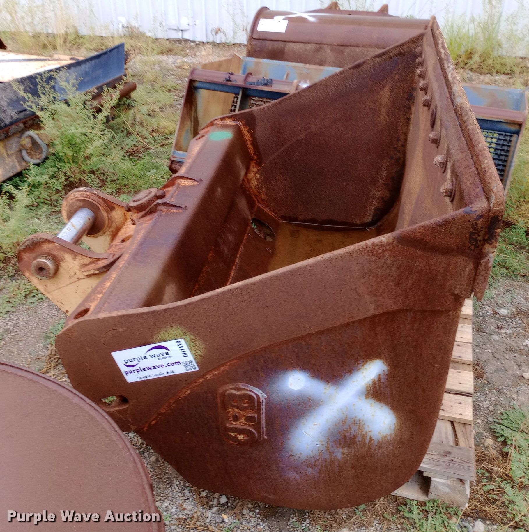 JiB 60" W excavator bucket in Tulsa, OK | Item DH1429 for sale | Purple ...