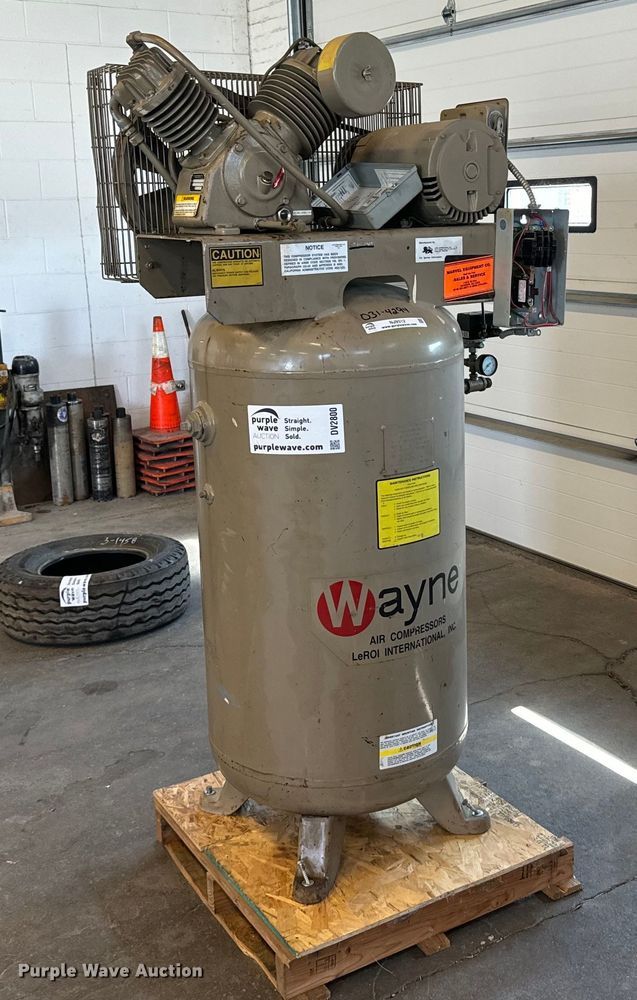 Wayne air compressor in Norton, KS | Item DV2800 sold | Purple Wave