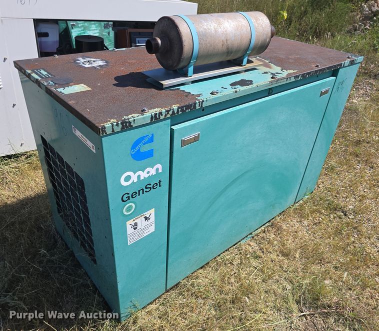 Onan GGDB-4489457 generator in Topeka, KS | Item EK2100 sold | Purple Wave
