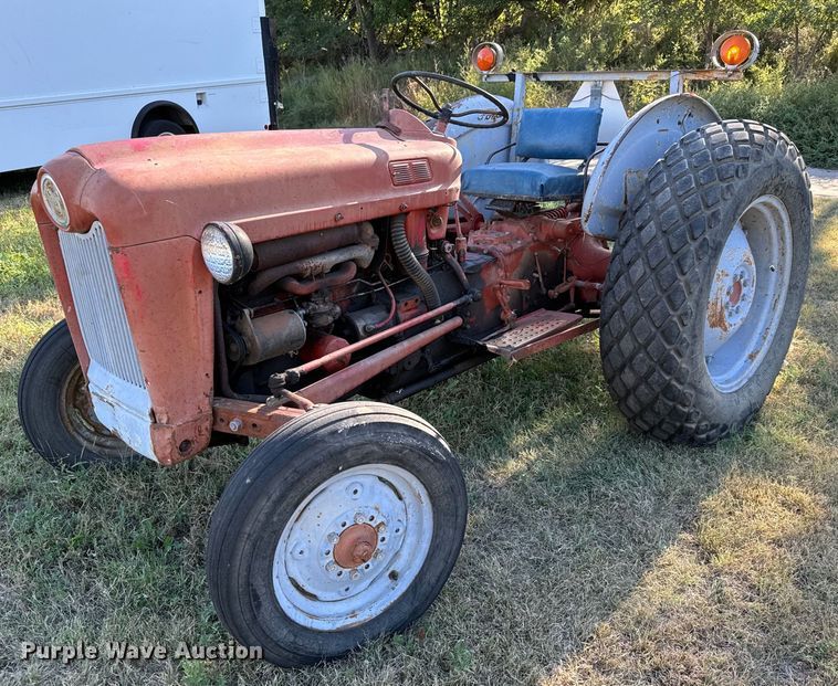 Ford 661 tractor in Larned, KS | Item DO1736 for sale | Purple Wave