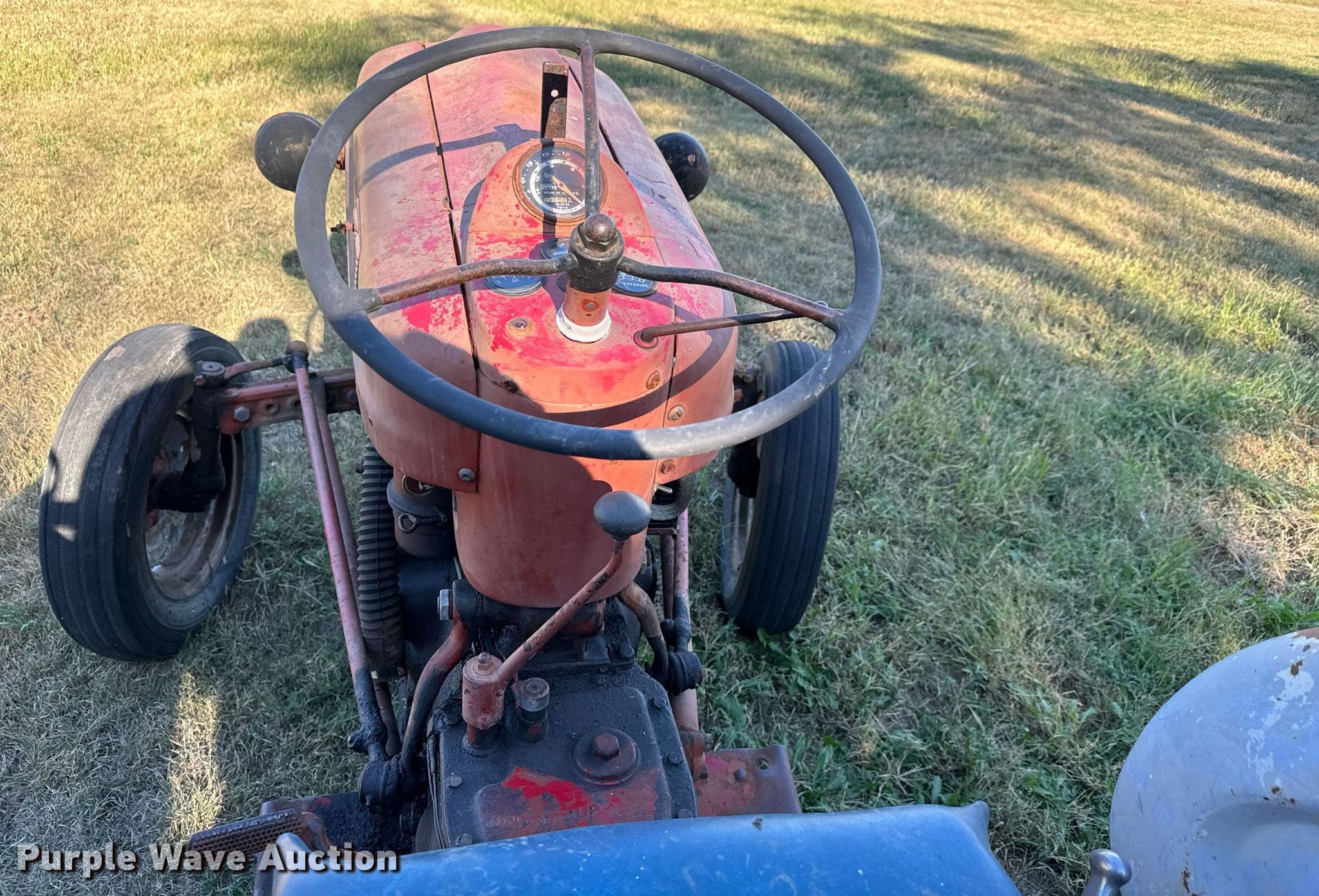Ford 661 tractor in Larned, KS | Item DO1736 for sale | Purple Wave