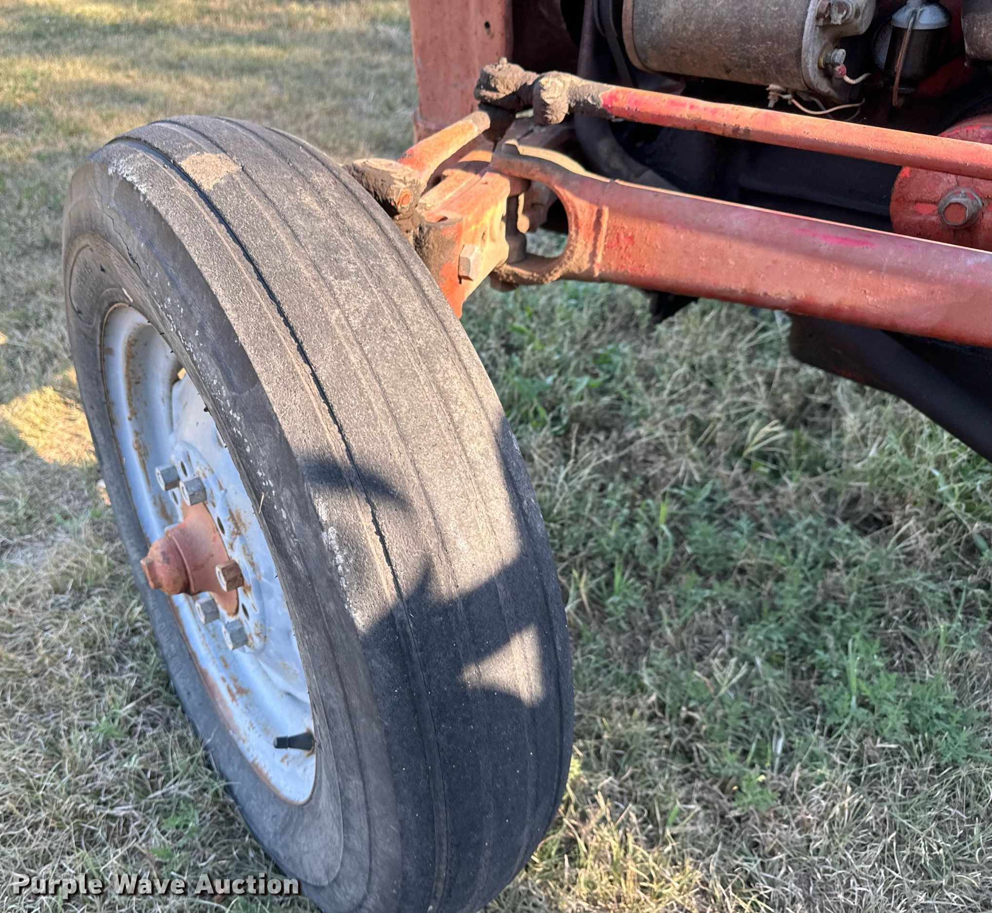 Ford 661 tractor in Larned, KS | Item DO1736 for sale | Purple Wave