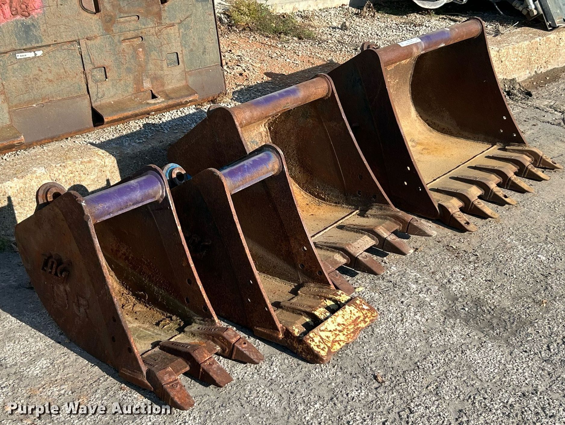 (4) TAG buckets in St. Louis, MO | Item EK3526 sold | Purple Wave