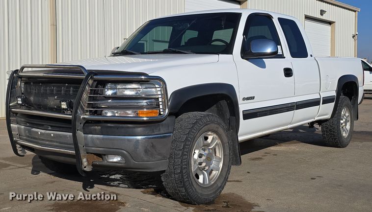 2000 Chevrolet Silverado 2500 LS Ext. Cab pickup truck in Lincoln, NE ...
