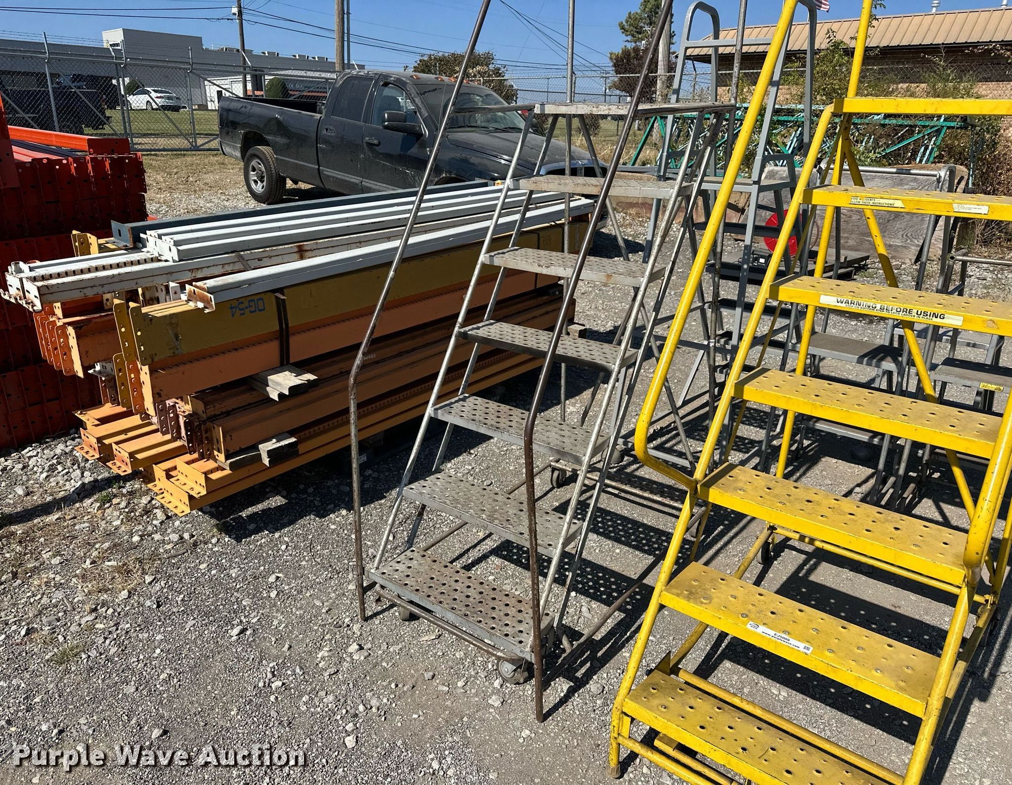 (6) warehouse ladders in Tulsa, OK | Item EJ5009 for sale | Purple Wave
