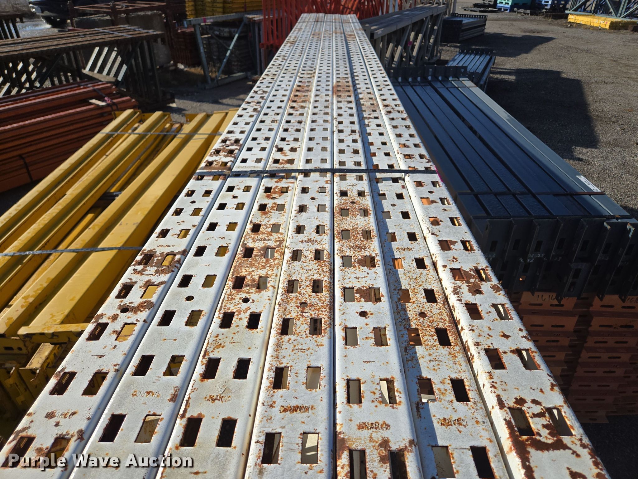T-Bolt pallet racking in Kansas City, MO | Item EQ3564 for sale ...
