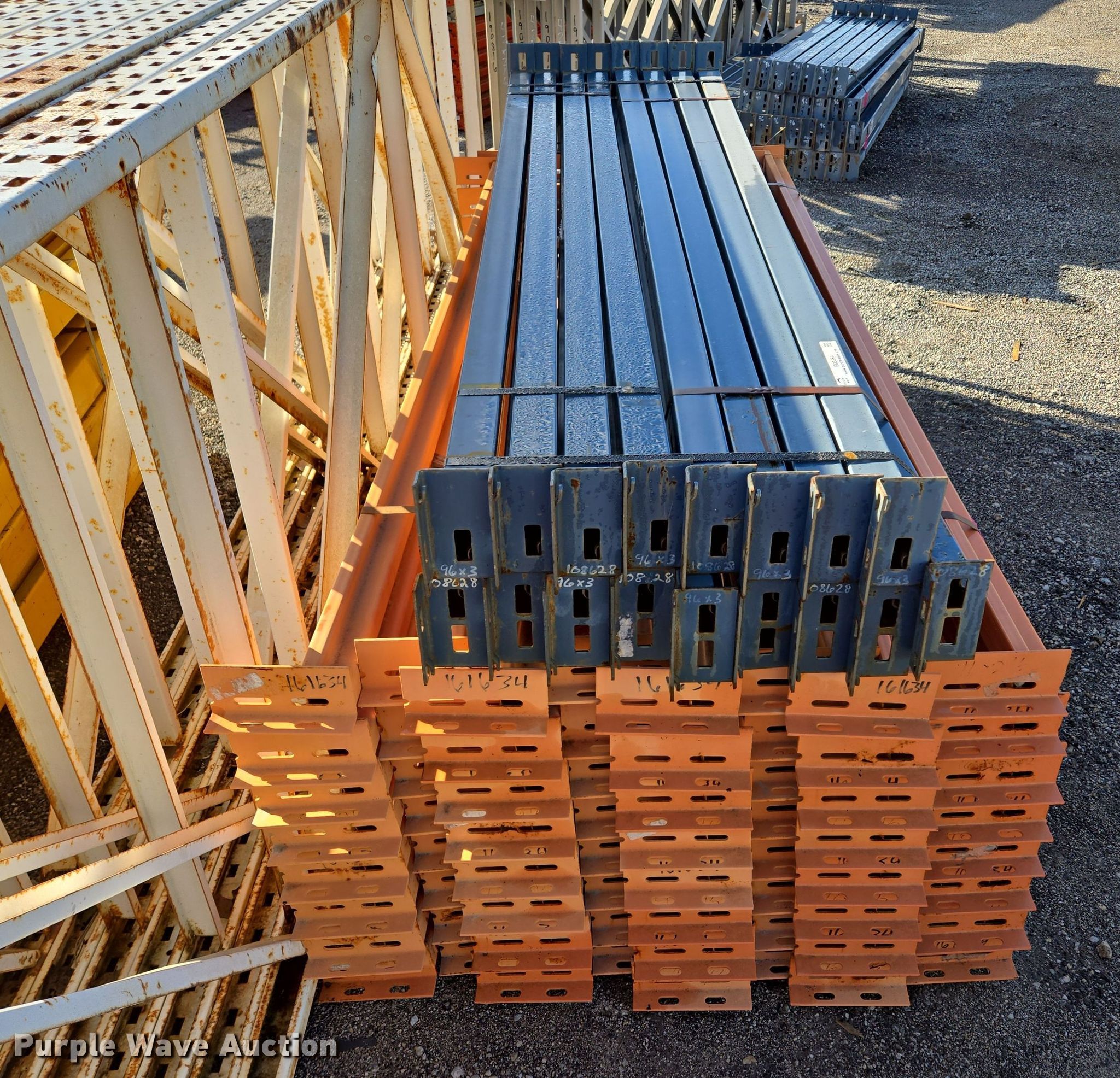 T-Bolt pallet racking in Kansas City, MO | Item EQ3564 for sale ...