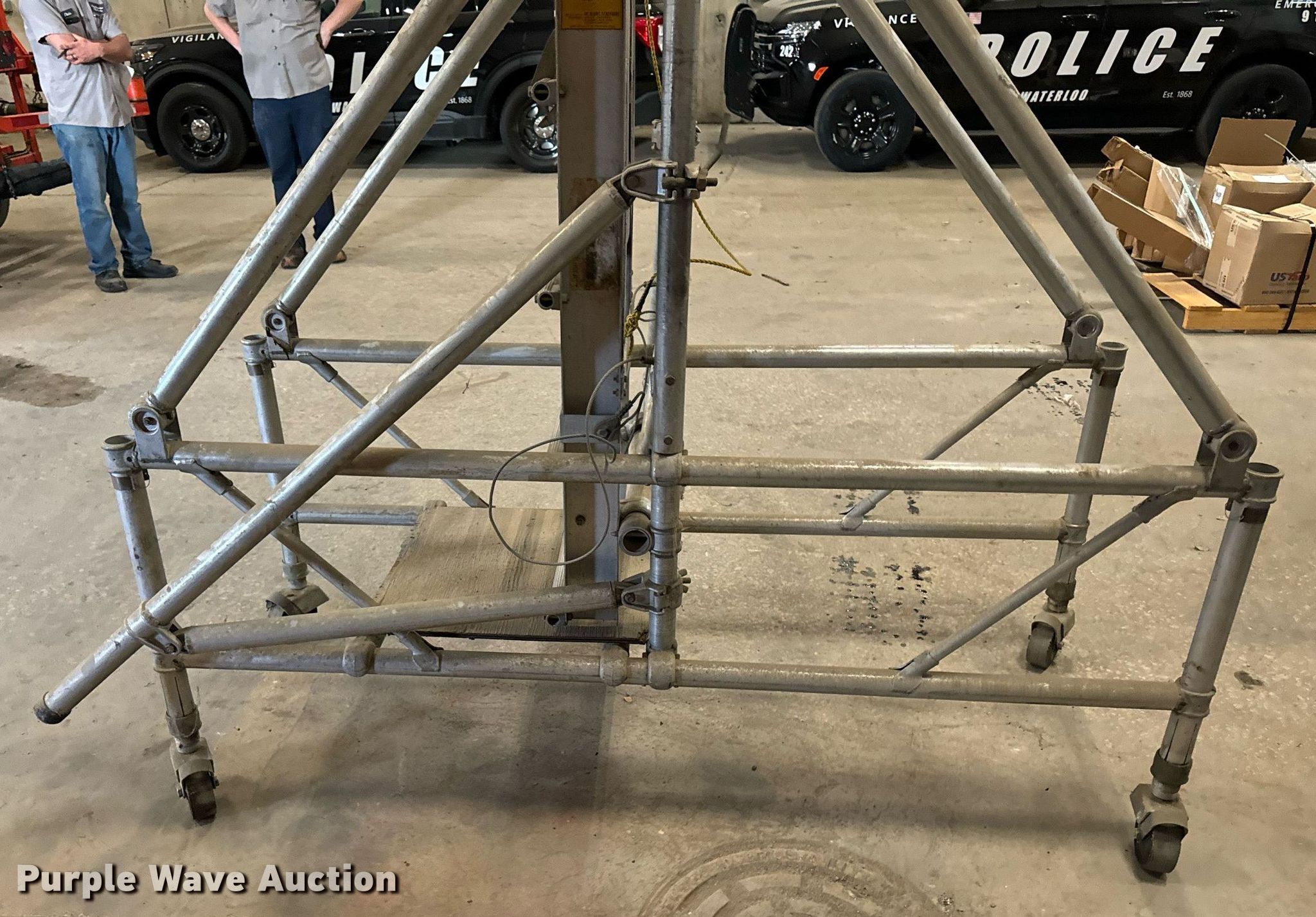 Tallescope extendable ladder platform in Waterloo, IA | Item EG6845 for ...