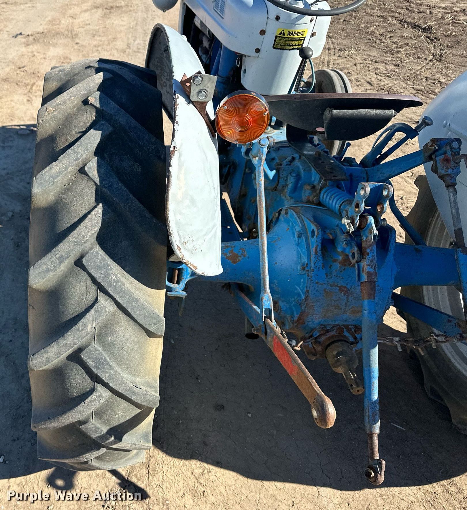 Ford tractor in Plains, KS | Item ER8415 sold | Purple Wave