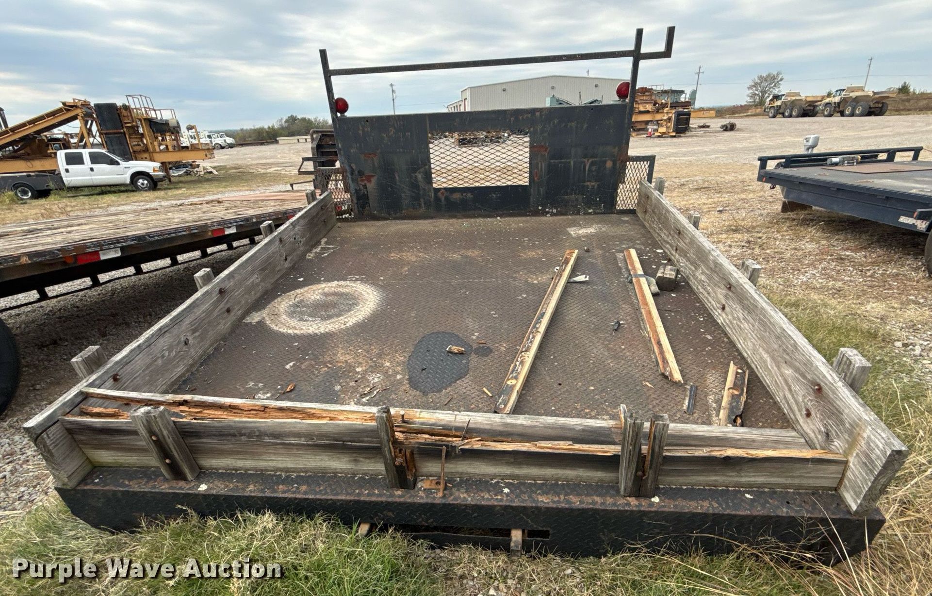 Flatbed in Arkoma, OK | Item EG7903 for sale | Purple Wave