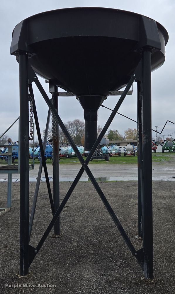 USC grain bagger hopper in Covington, OH | Item DX1539 sold | Purple Wave