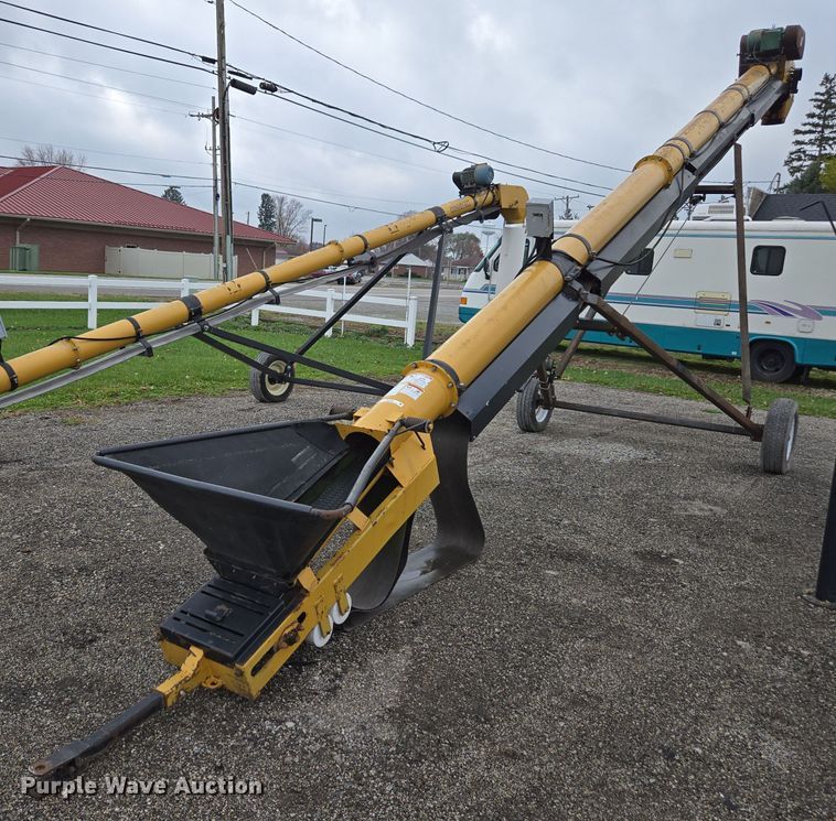 Convey-All 1035 auger in Covington, OH | Item DX1540 sold | Purple Wave