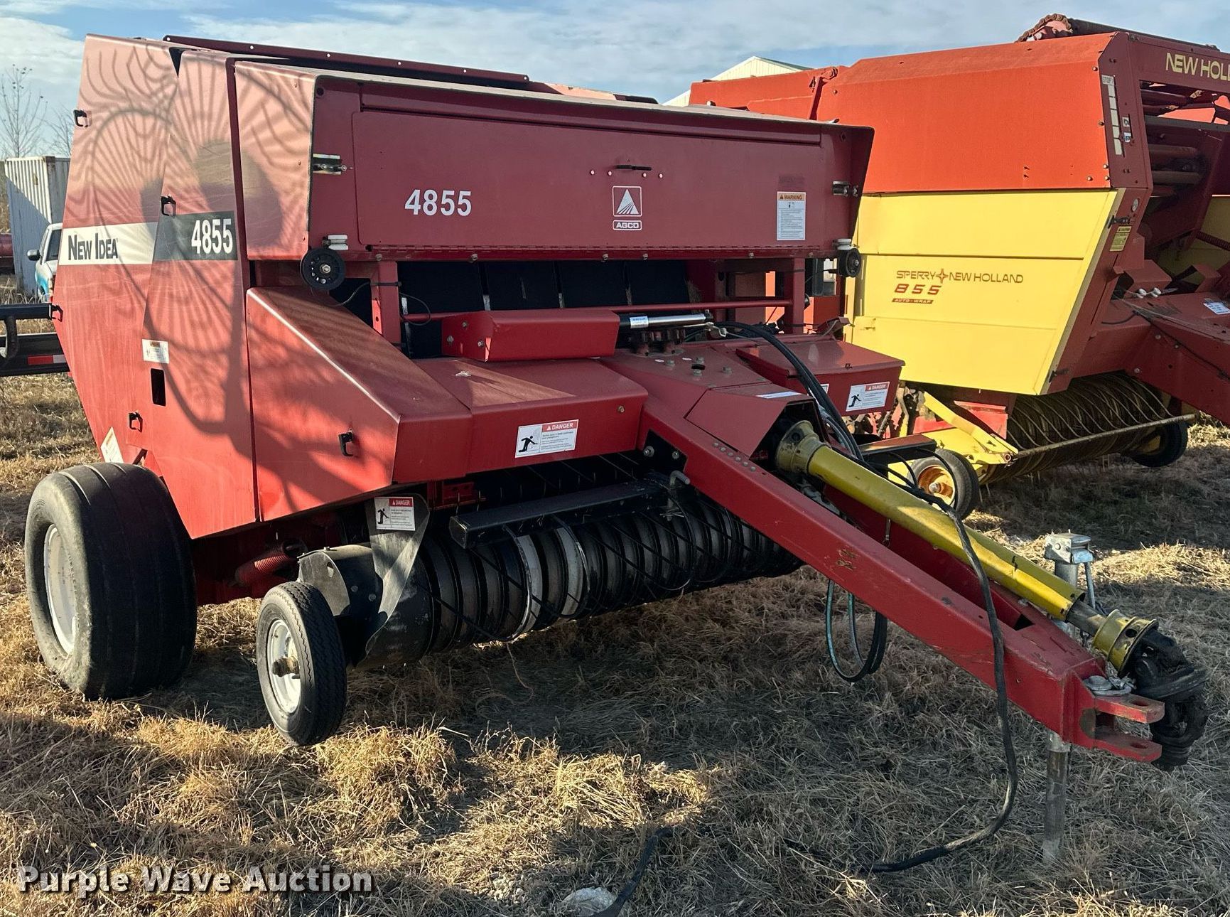 Agco 4855 round baler in Mc Louth, KS | Item DQ6521 for sale | Purple Wave