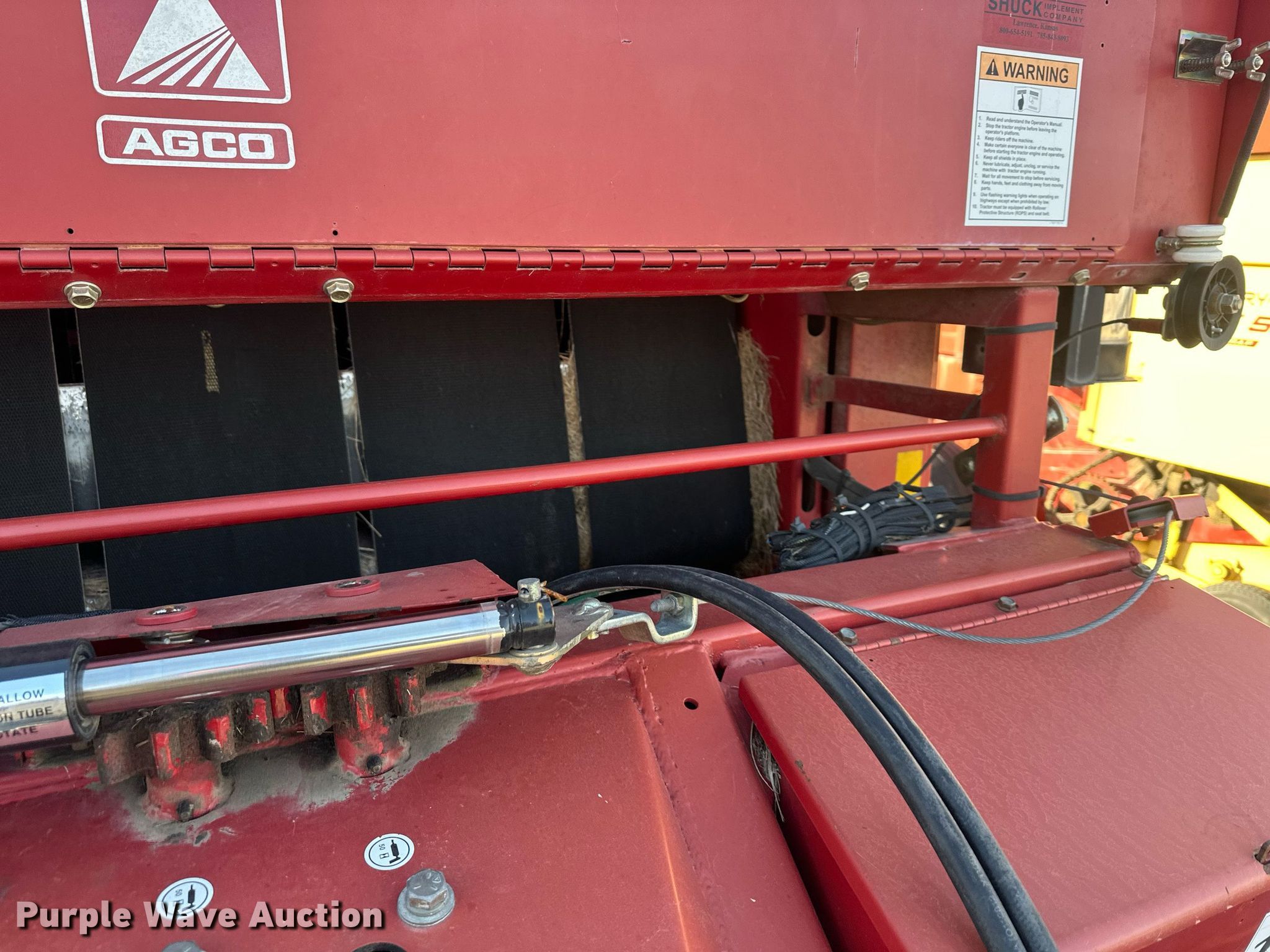 Agco 4855 round baler in Mc Louth, KS | Item DQ6521 for sale | Purple Wave