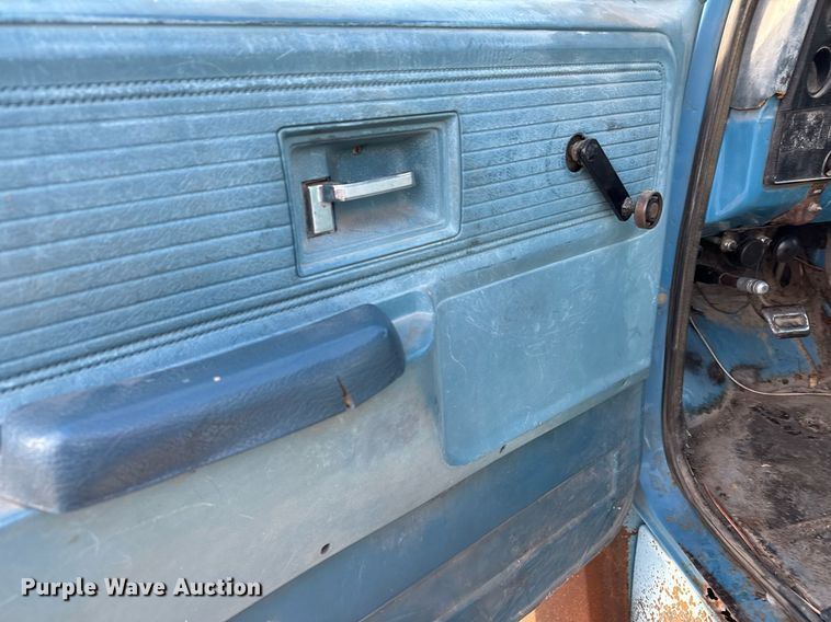 1975 Chevrolet C50 dump truck in Hays, KS | Item DX3879 sold | Purple Wave