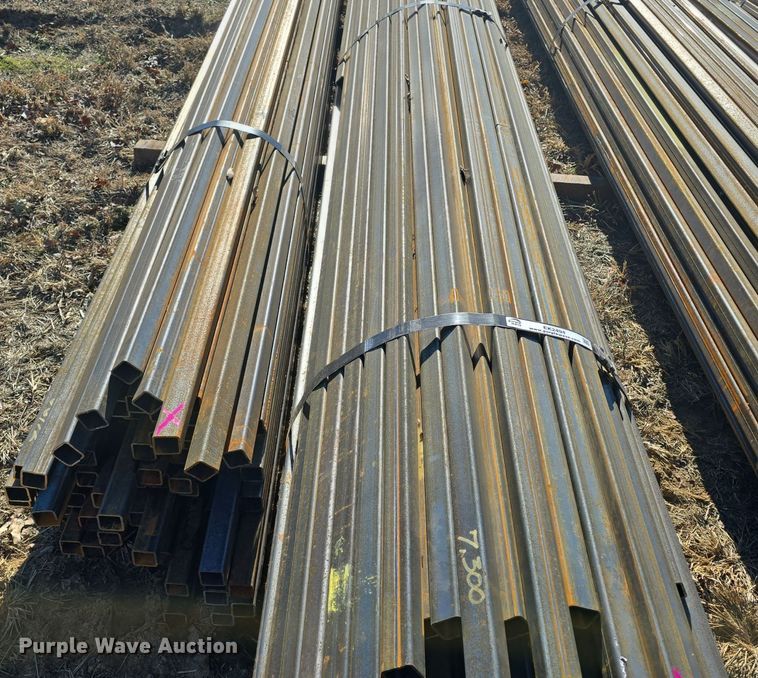 (2) bundles of square tubing in Hoyt, KS | Item EK2494 sold | Purple Wave