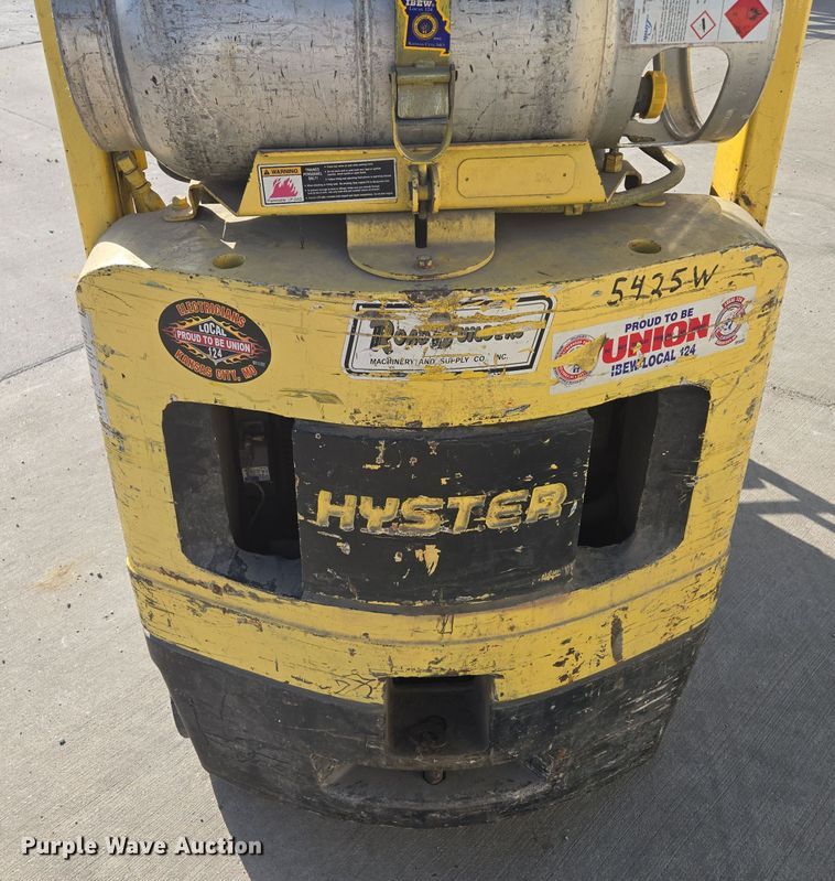 Hyster S30XM forklift in Oak Grove, MO | Item EQ3664 sold | Purple Wave