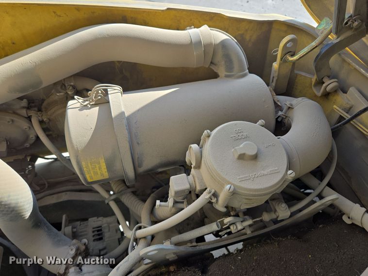 Hyster S30XM forklift in Oak Grove, MO | Item EQ3664 sold | Purple Wave