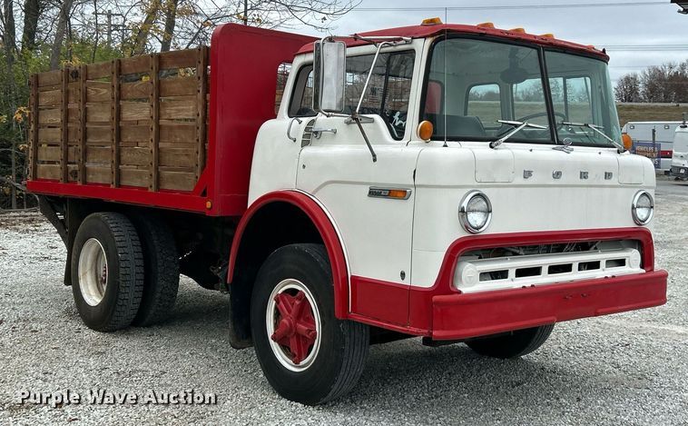1982 Ford C700 flatbed truck in Moscow Mills, MO | Item NJ9587 sold ...