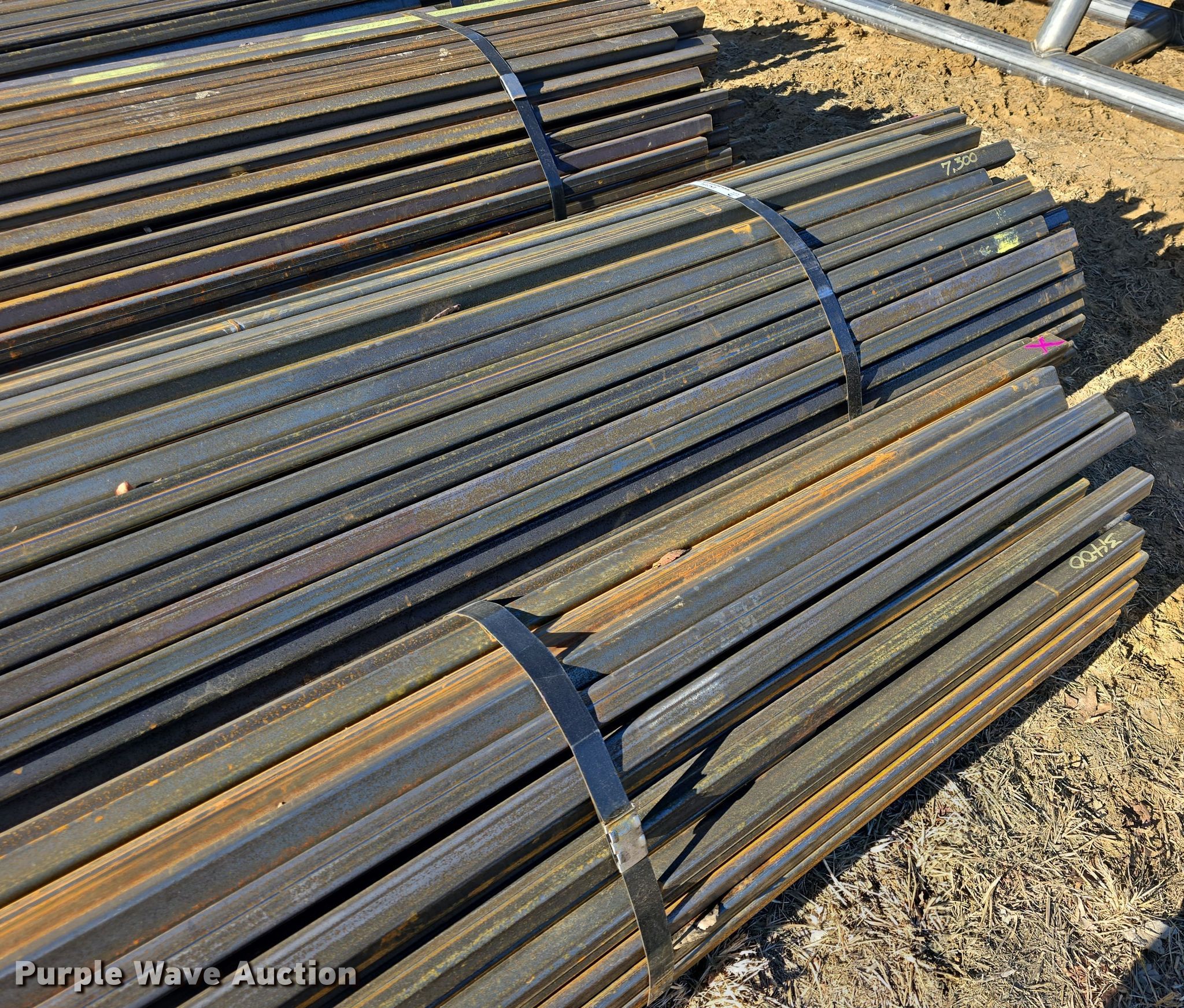 (2) bundles of square tubing in Hoyt, KS | Item EK2494 sold | Purple Wave