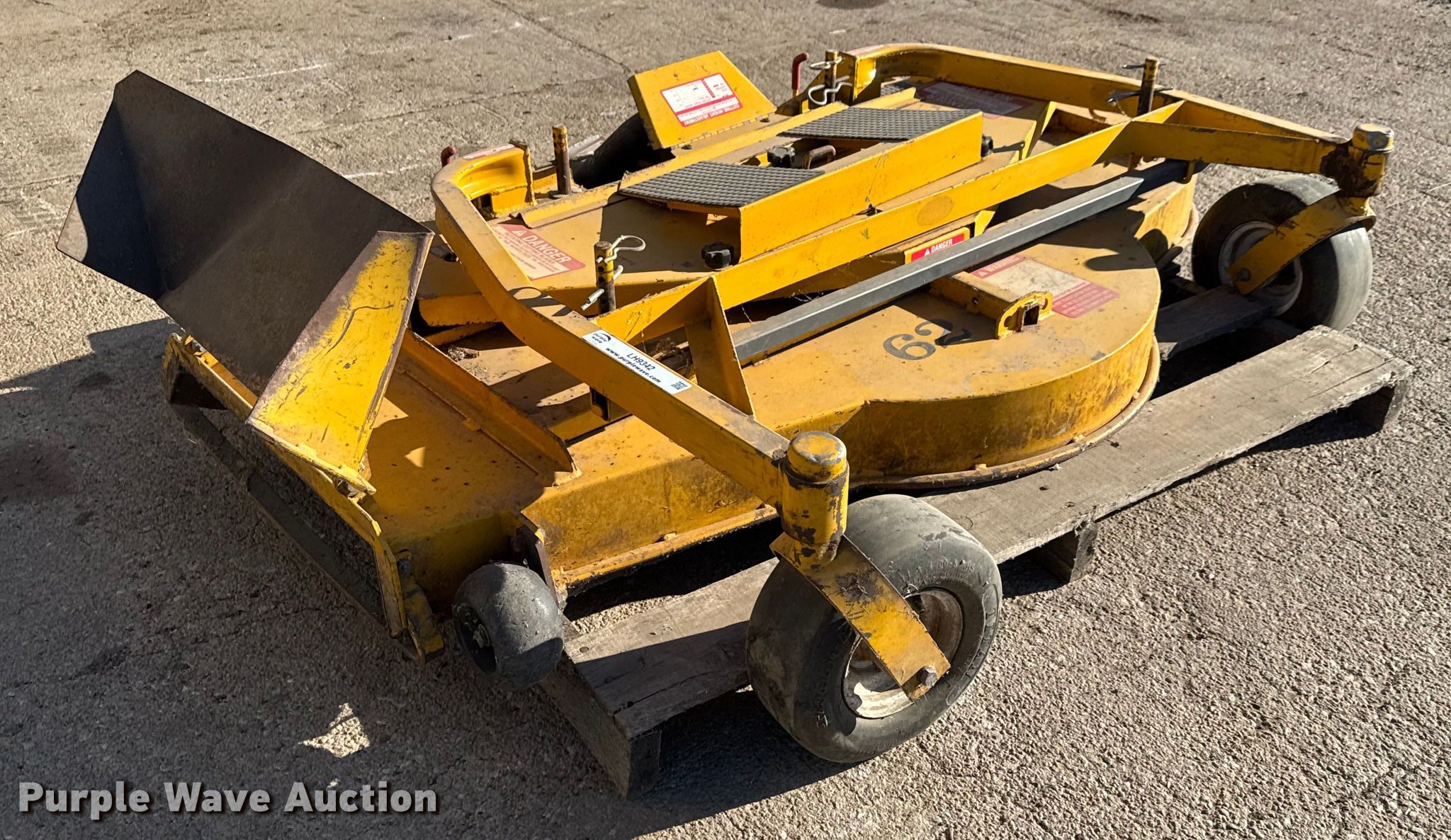 Walker mower deck in Maize, KS | Item LH9342 for sale | Purple Wave