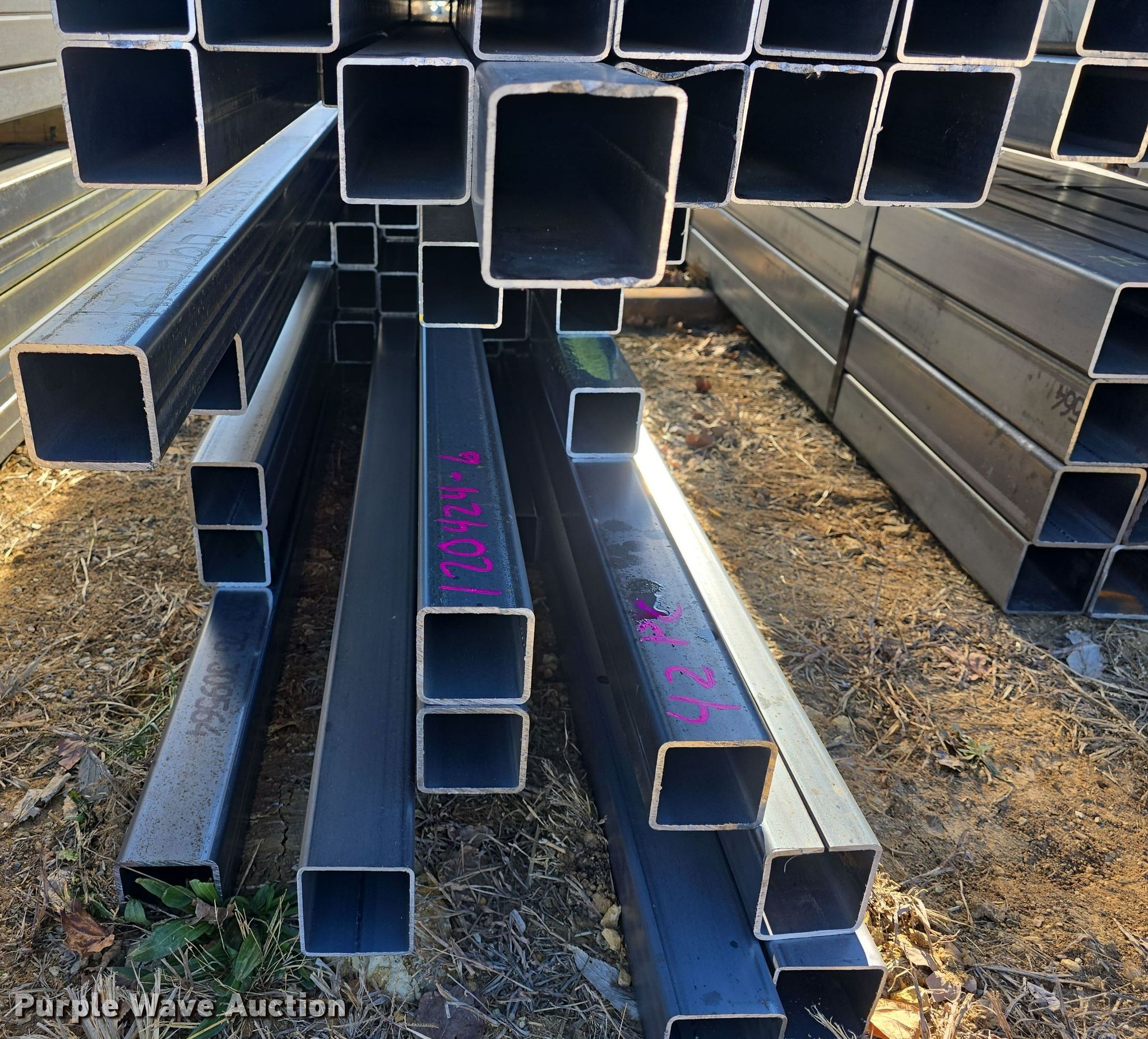 (2) bundles of square tubing in Hoyt, KS | Item NI9302 sold | Purple Wave