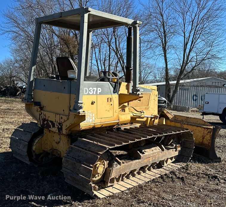 1997 Komatsu D37P-5 dozer in Smithville, MO | Item DS3243 for sale ...