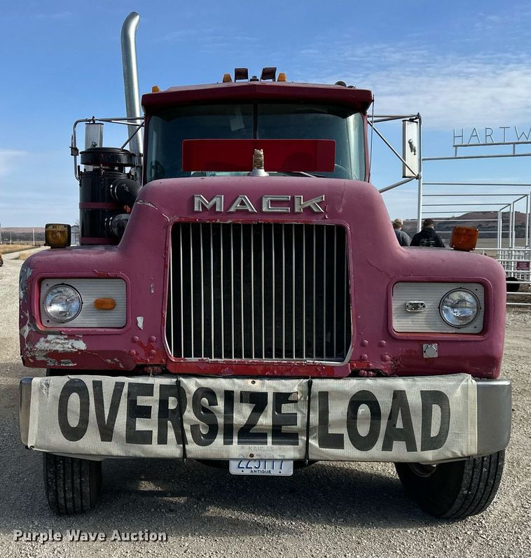 1978 Mack R686 semi truck in Onaga, KS | Item DS3280 sold | Purple Wave