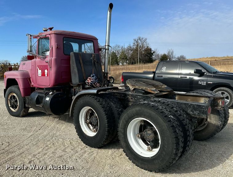 1978 Mack R686 semi truck in Onaga, KS | Item DS3280 sold | Purple Wave