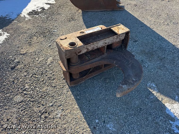 Excavator ripper tooth in Hillside, IL | Item DU3253 sold | Purple Wave