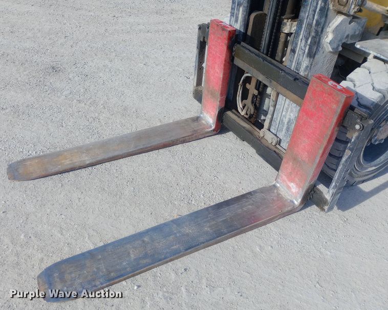 2019 Hyster H60XT forklift in Wellington, KS | Item DW0939 for sale ...