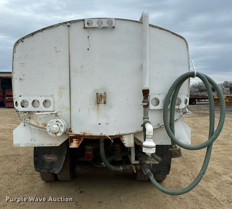 1984 GMC General water truck in Fulton, MO | Item EH7376 sold | Purple Wave