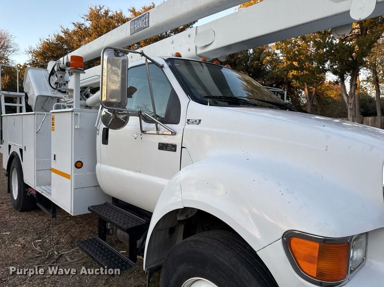 2009 Ford F750 Super Duty bucket truck in Waco, TX | Item EJ3309 sold | Purple Wave